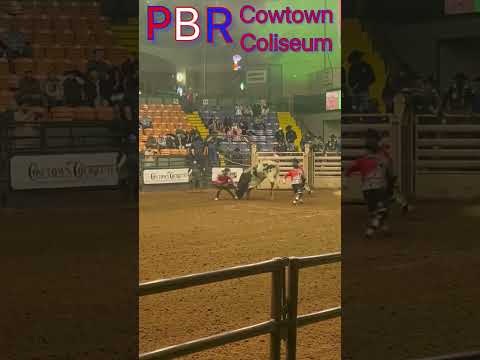 PBR action at Cowtown Coliseum- Forth Worth – Rodeioplay